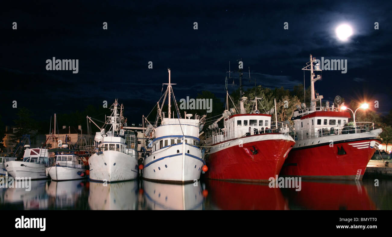 Harbor dock vessel moonlight hi-res stock photography and images - Alamy