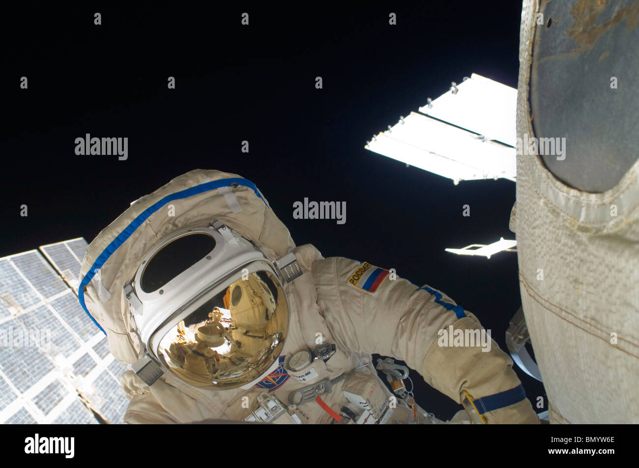 Russian cosmonaut performs a spacewalk Stock Photo - Alamy