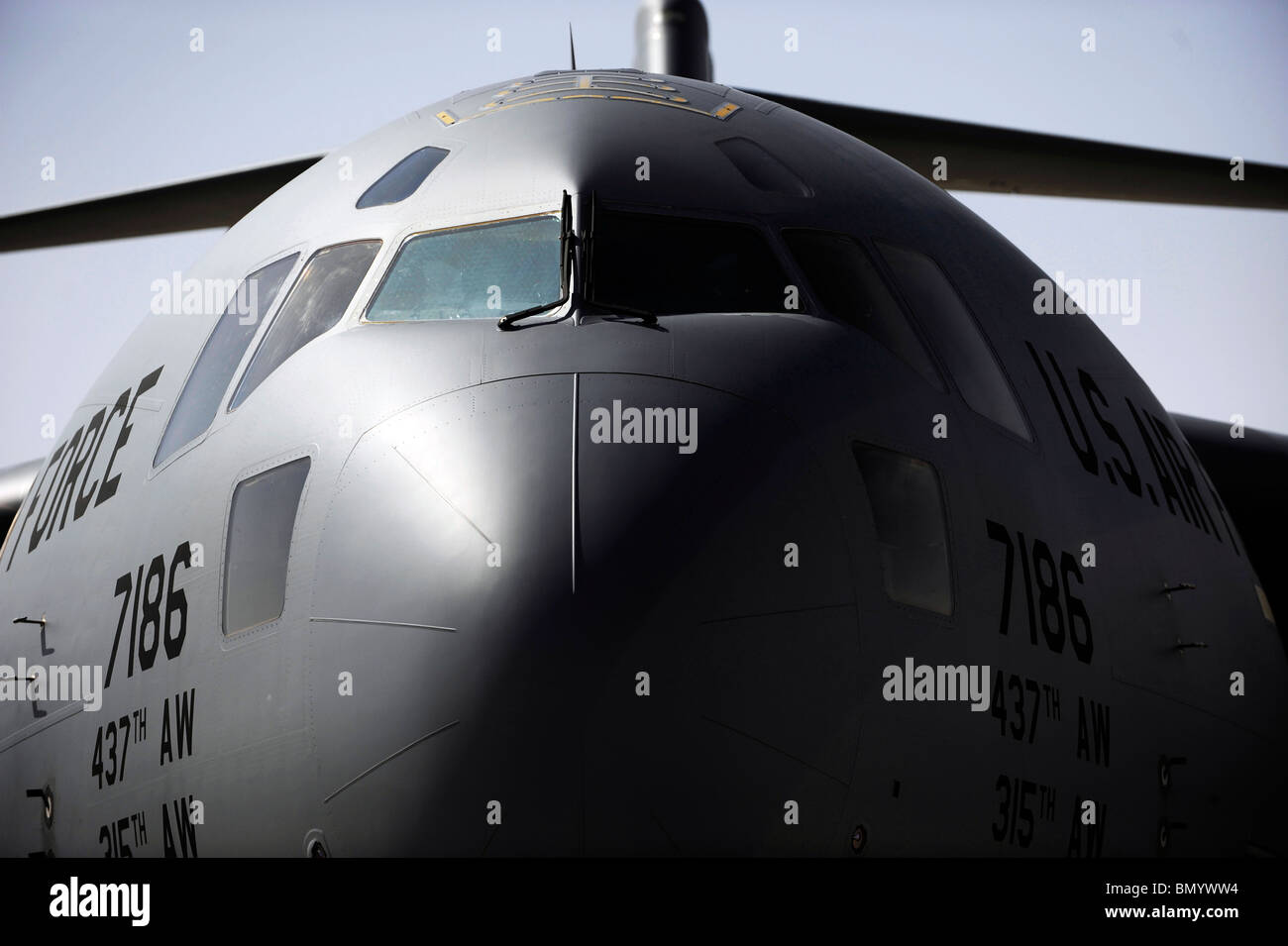 C 17 cockpit hi-res stock photography and images - Alamy
