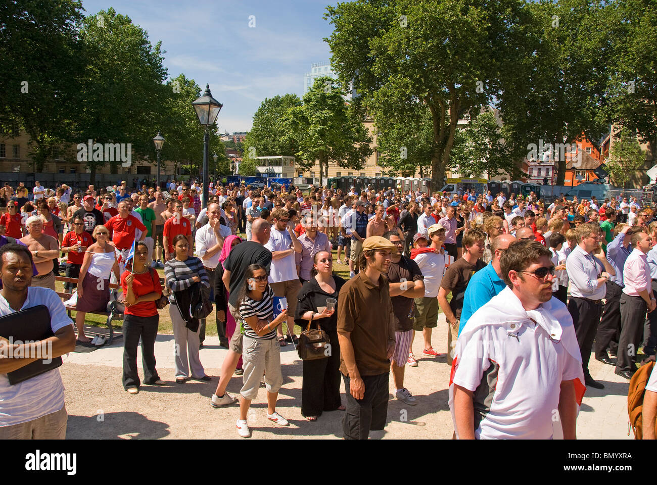 England football crowd cheering hi-res stock photography and images - Alamy