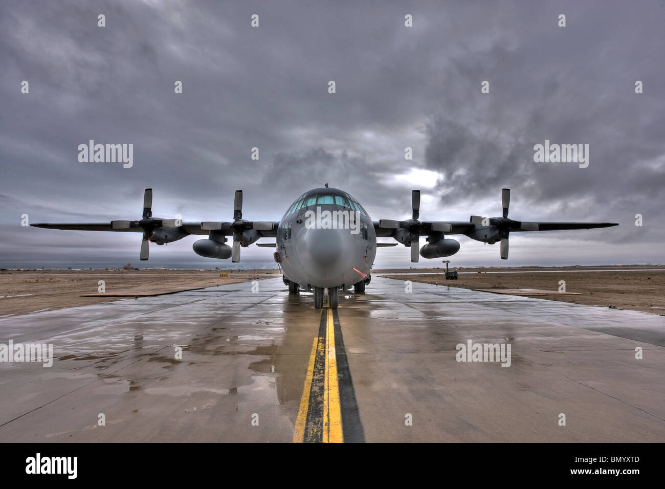 C 130 hercules cargo aircraft hi-res stock photography and images - Alamy