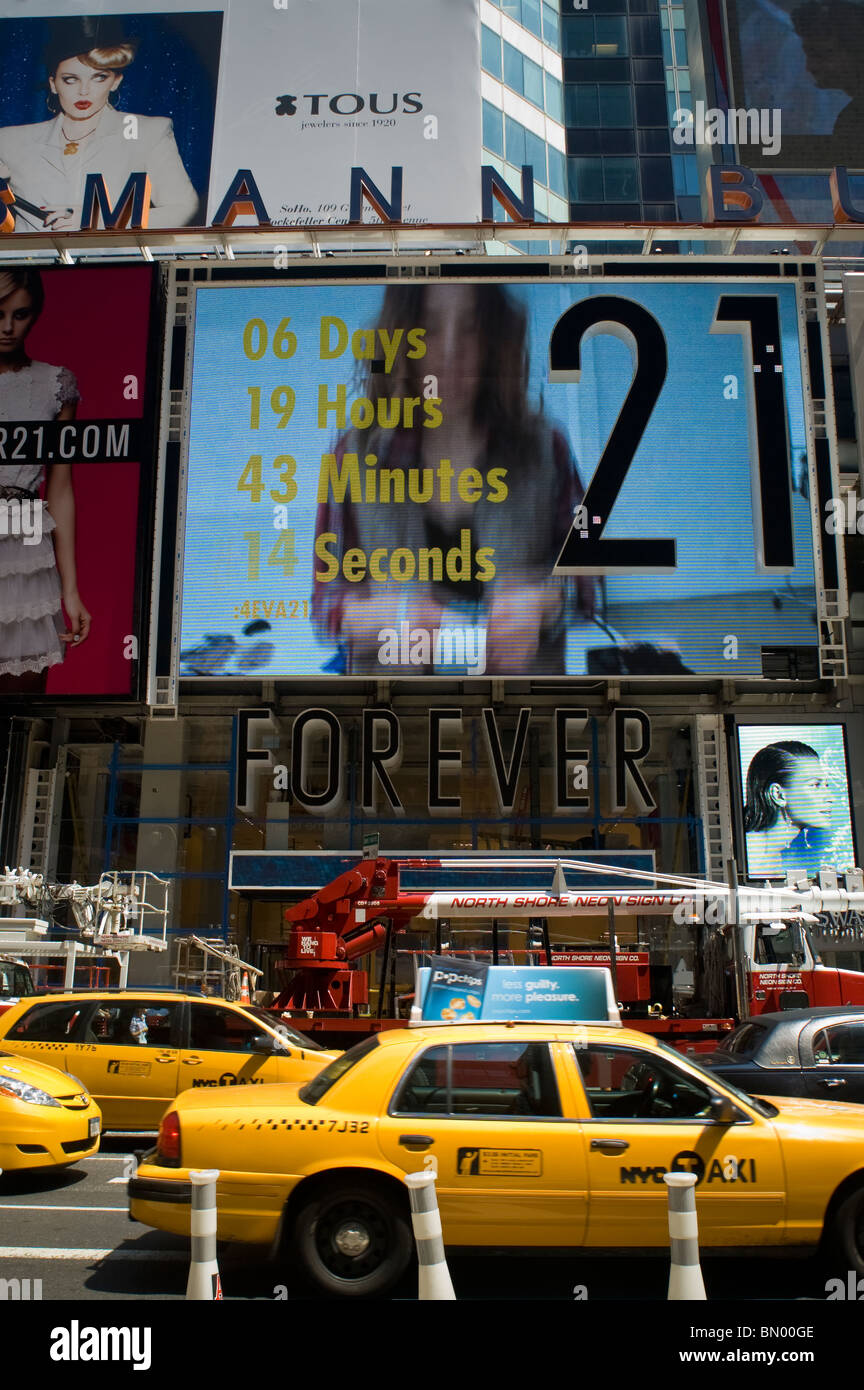 The as yet unfinished Forever 21 store located in the old Virgin ...
