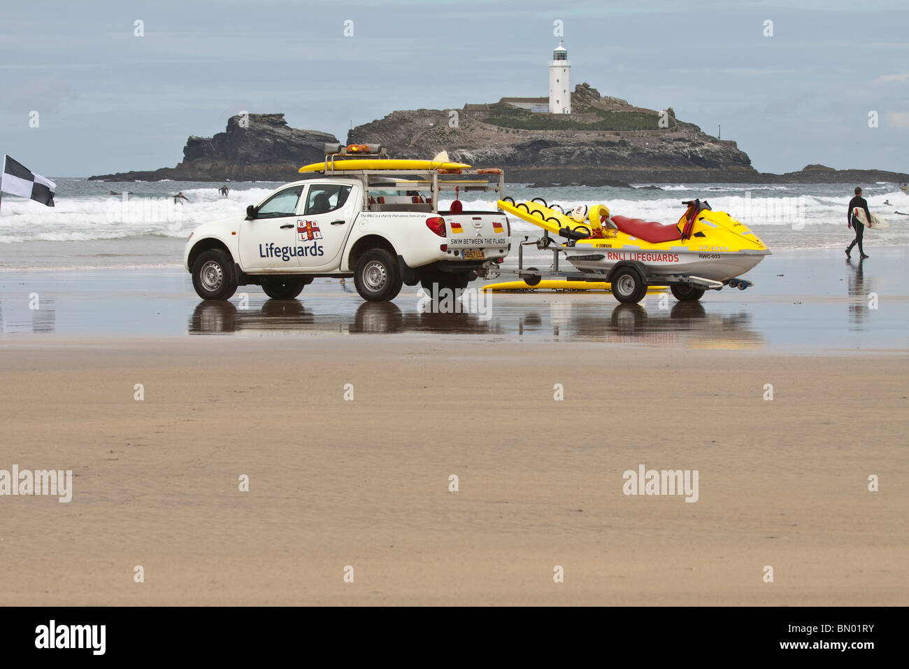 Rnli lifeguards truck hi-res stock photography and images - Alamy