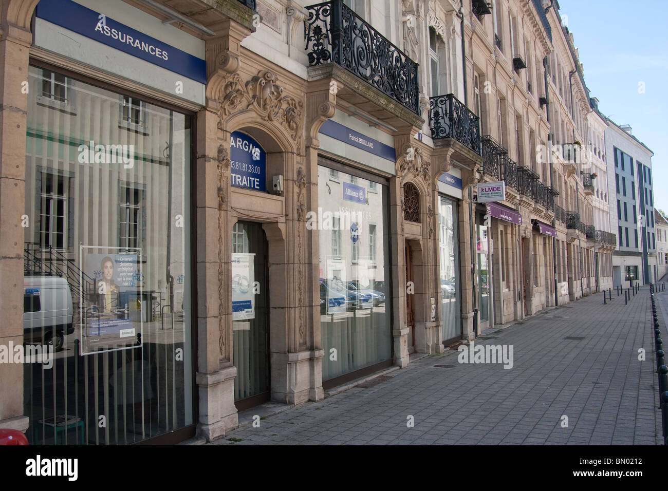 Old shop fronts hi-res stock photography and images - Alamy