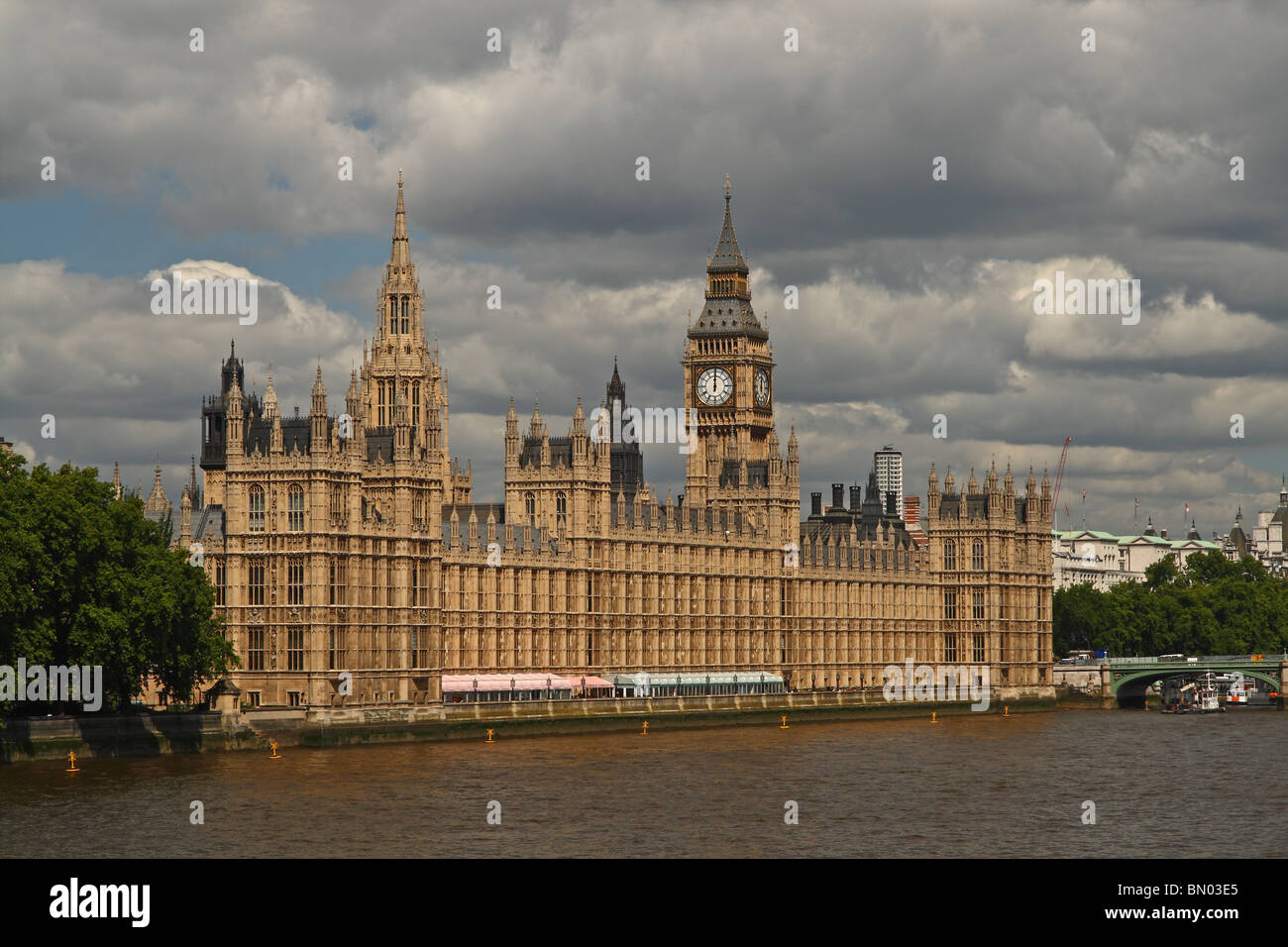 Palace westminster hi-res stock photography and images - Alamy