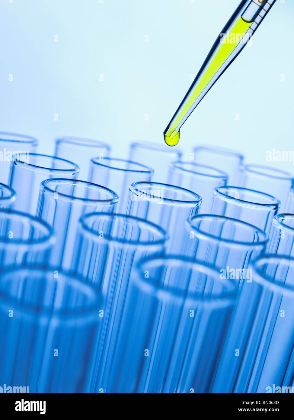 Test tube pipette hi-res stock photography and images - Alamy