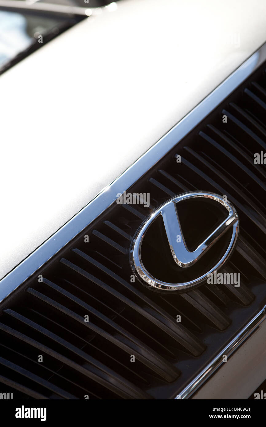Lexus logo hi-res stock photography and images - Alamy