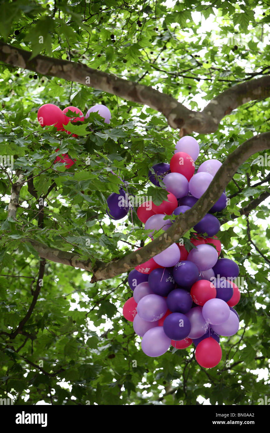 Party in leicester square hi-res stock photography and images - Alamy