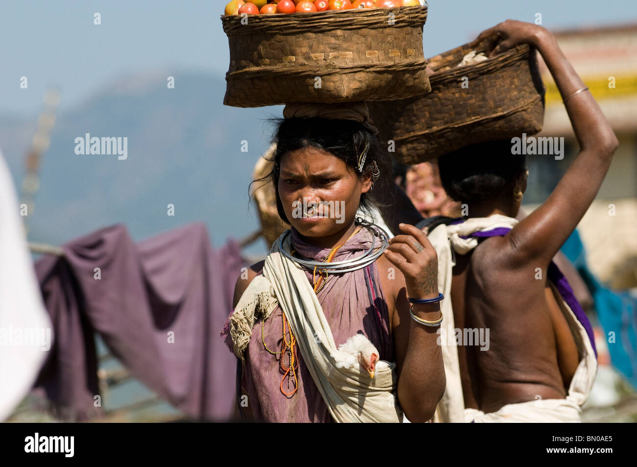 Women carrying load hi-res stock photography and images - Alamy