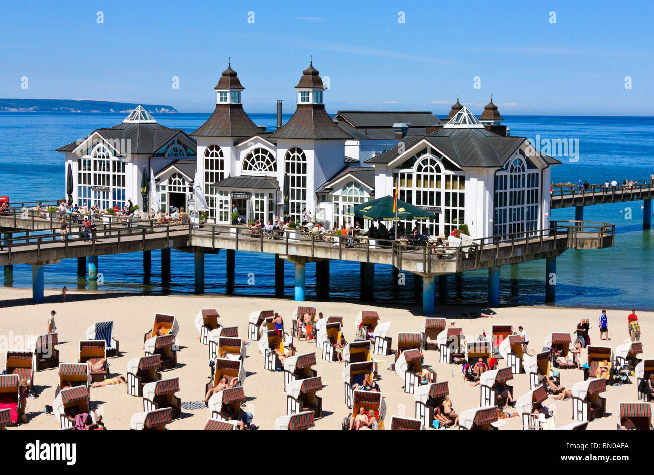 Beach and Jetty Building in Sellin, Ruegen Stock Photo - Alamy