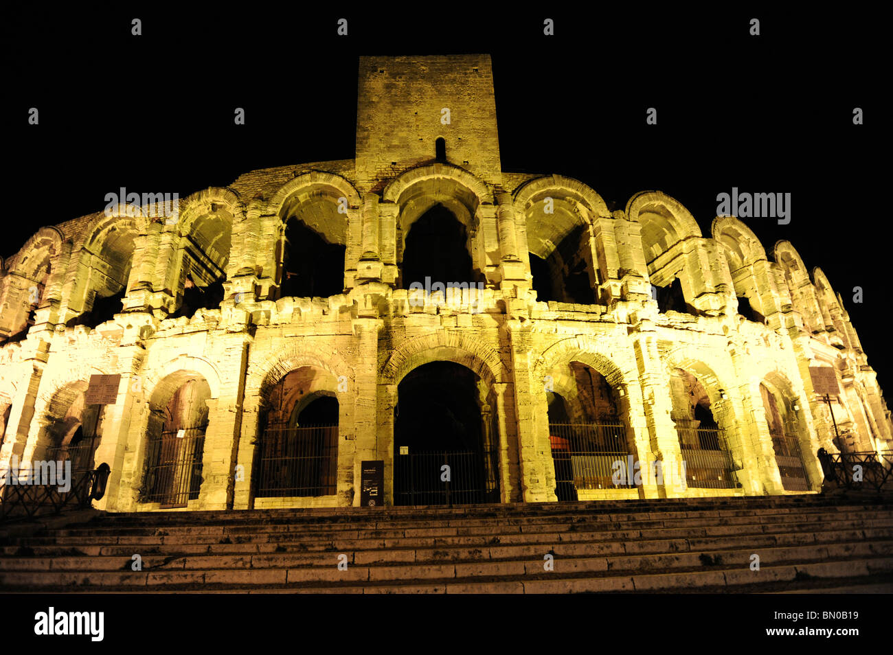 Roman amphitheatres france hi-res stock photography and images - Alamy