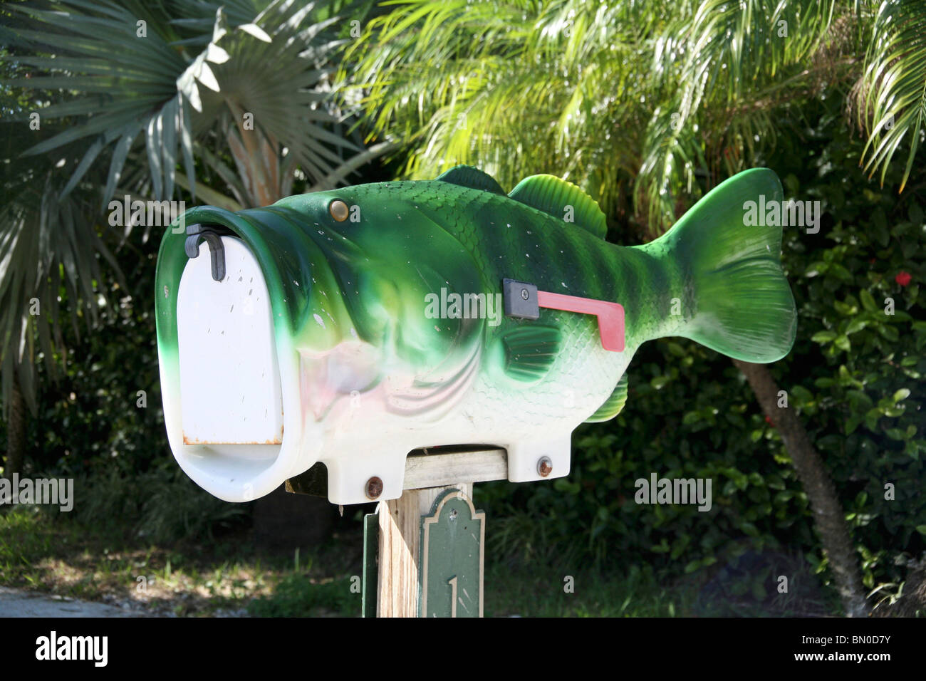Fish mailbox hi-res stock photography and images - Alamy