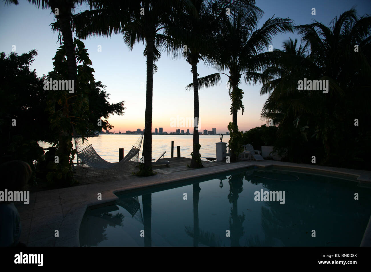 Luxury patio overlooking swimming pool hi-res stock photography and ...