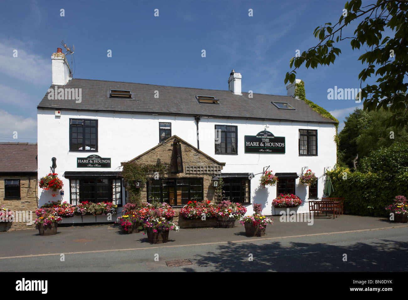 English country pub hi-res stock photography and images - Alamy