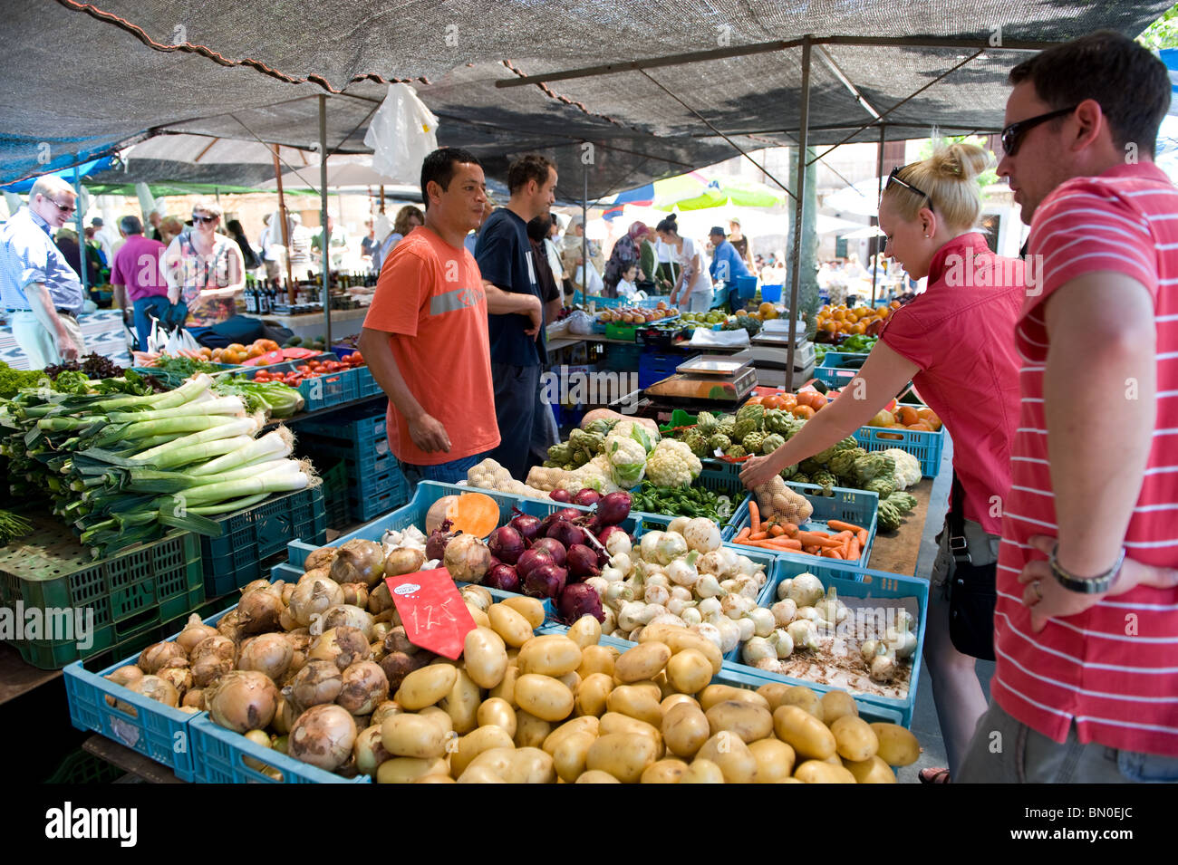 Fruit and vegetable stalls at the Sunday market in Pollenca, Mallorca ...