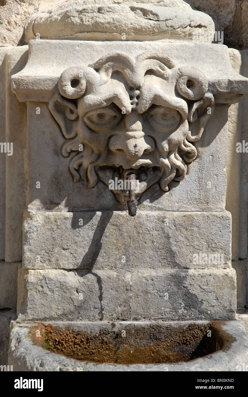 Human fountain hi-res stock photography and images - Alamy