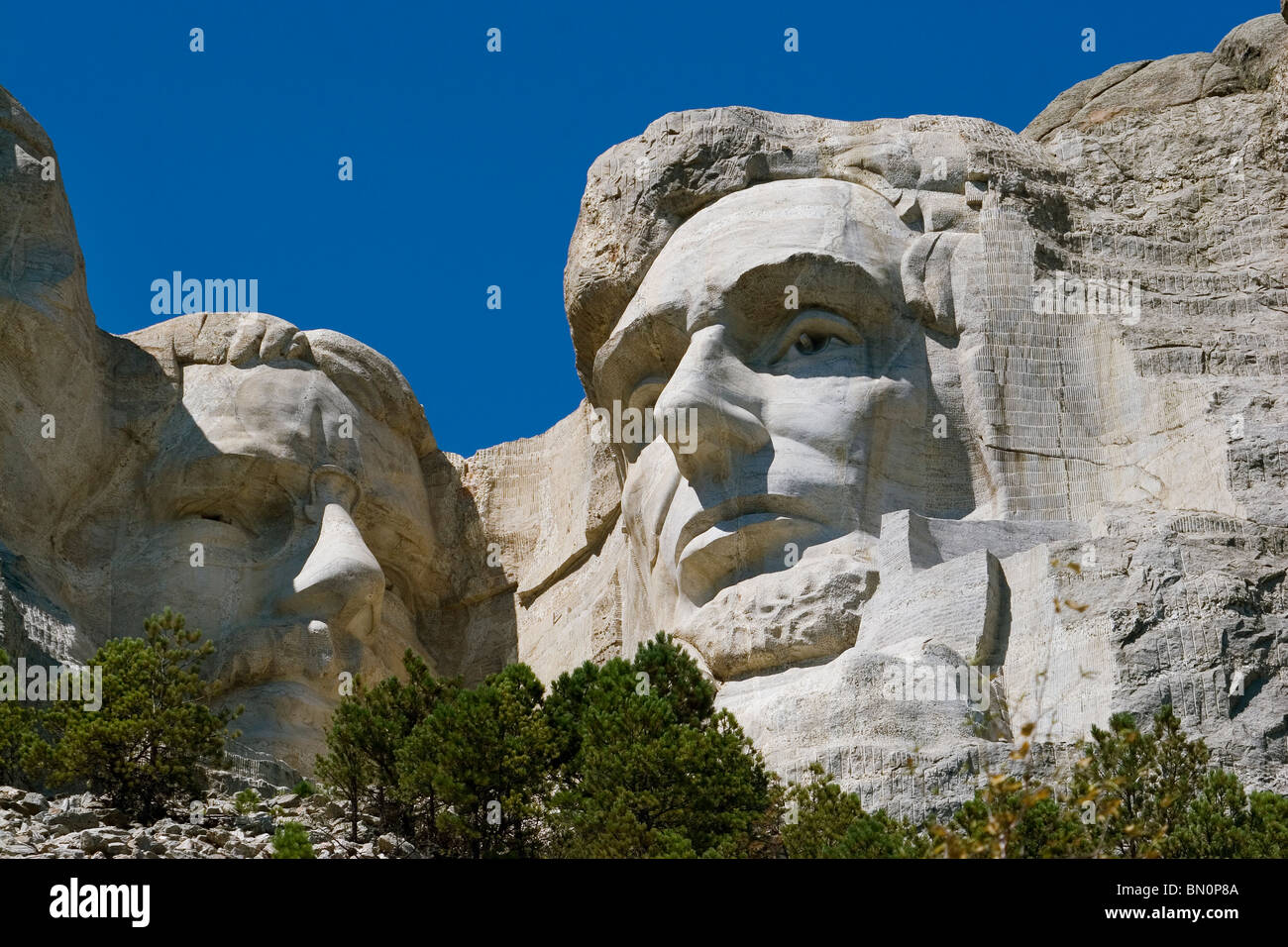Mount Rushmore featuring the heads of Presidents Abraham Lincoln and ...