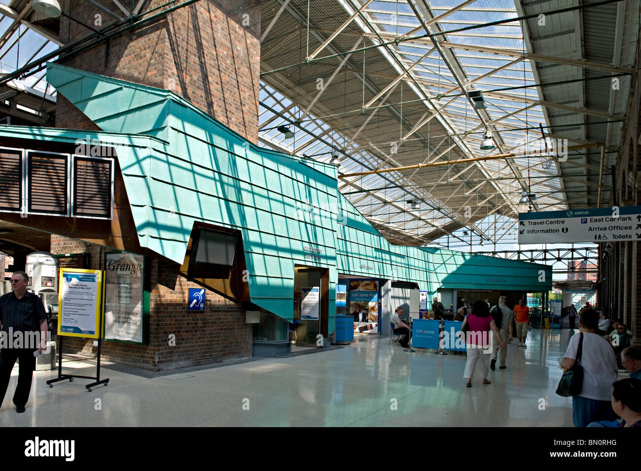 Chester station hi-res stock photography and images - Alamy