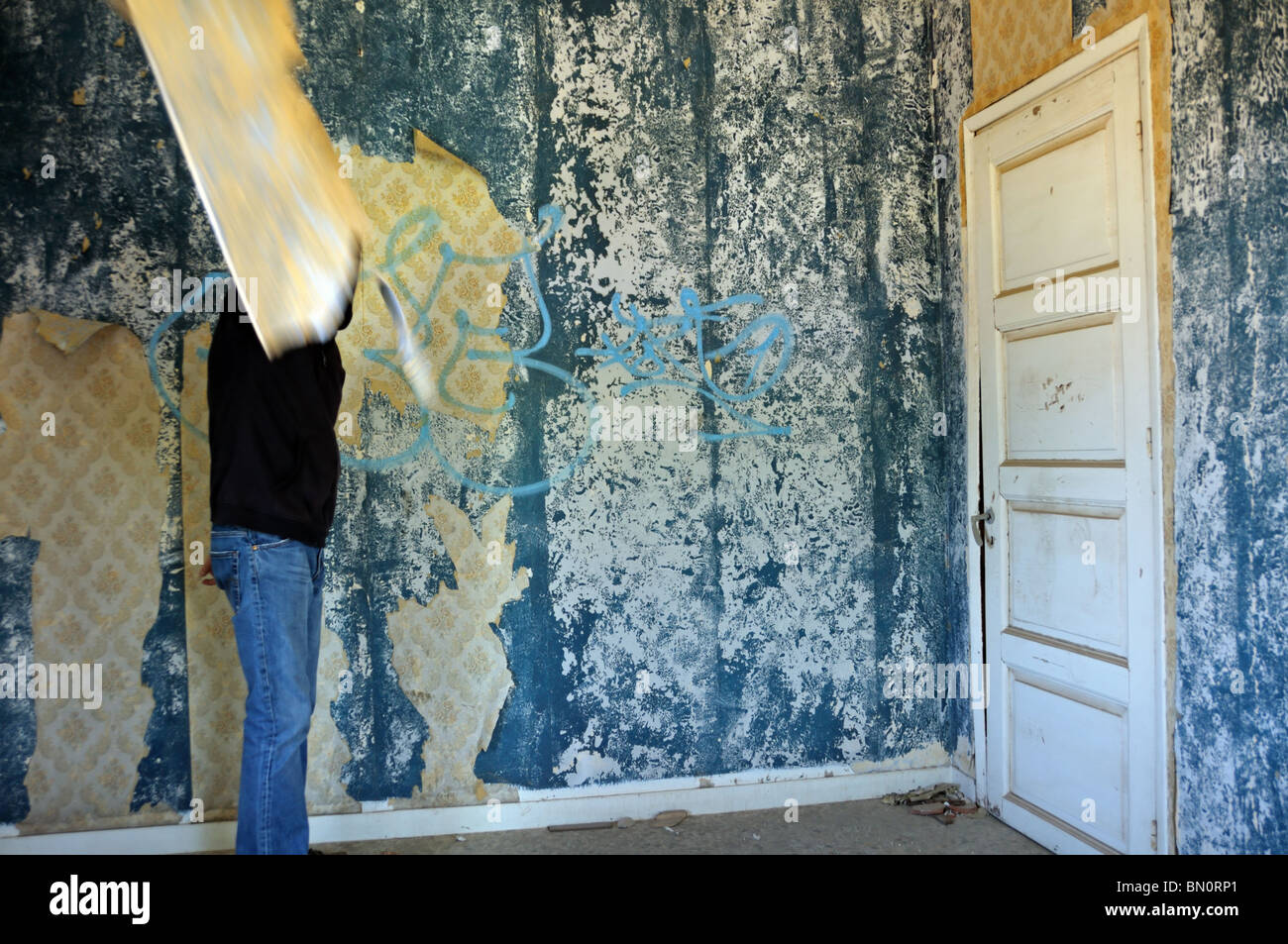 Old room abandoned victorian hi-res stock photography and images - Alamy