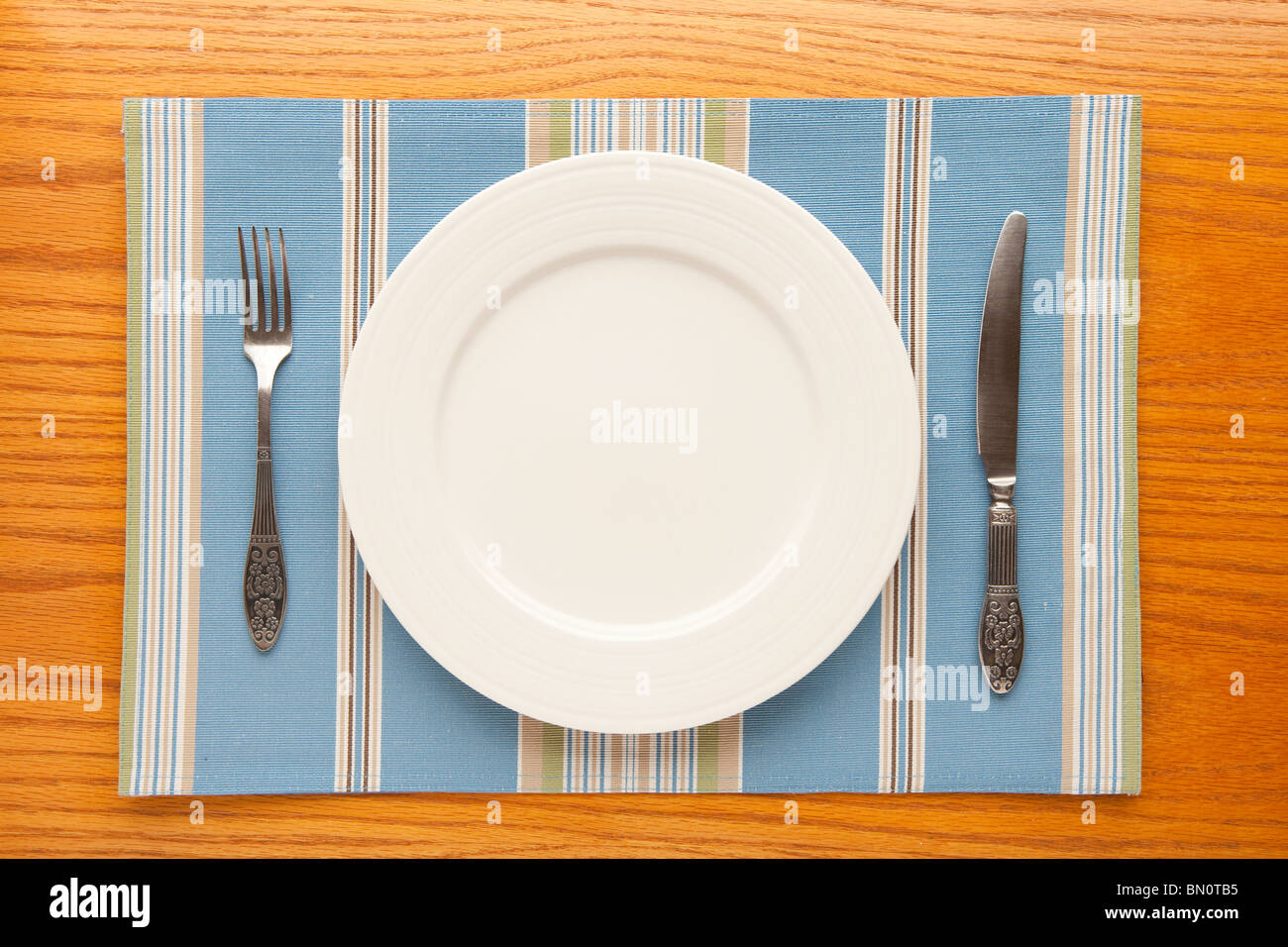 empty plate from above Stock Photo - Alamy