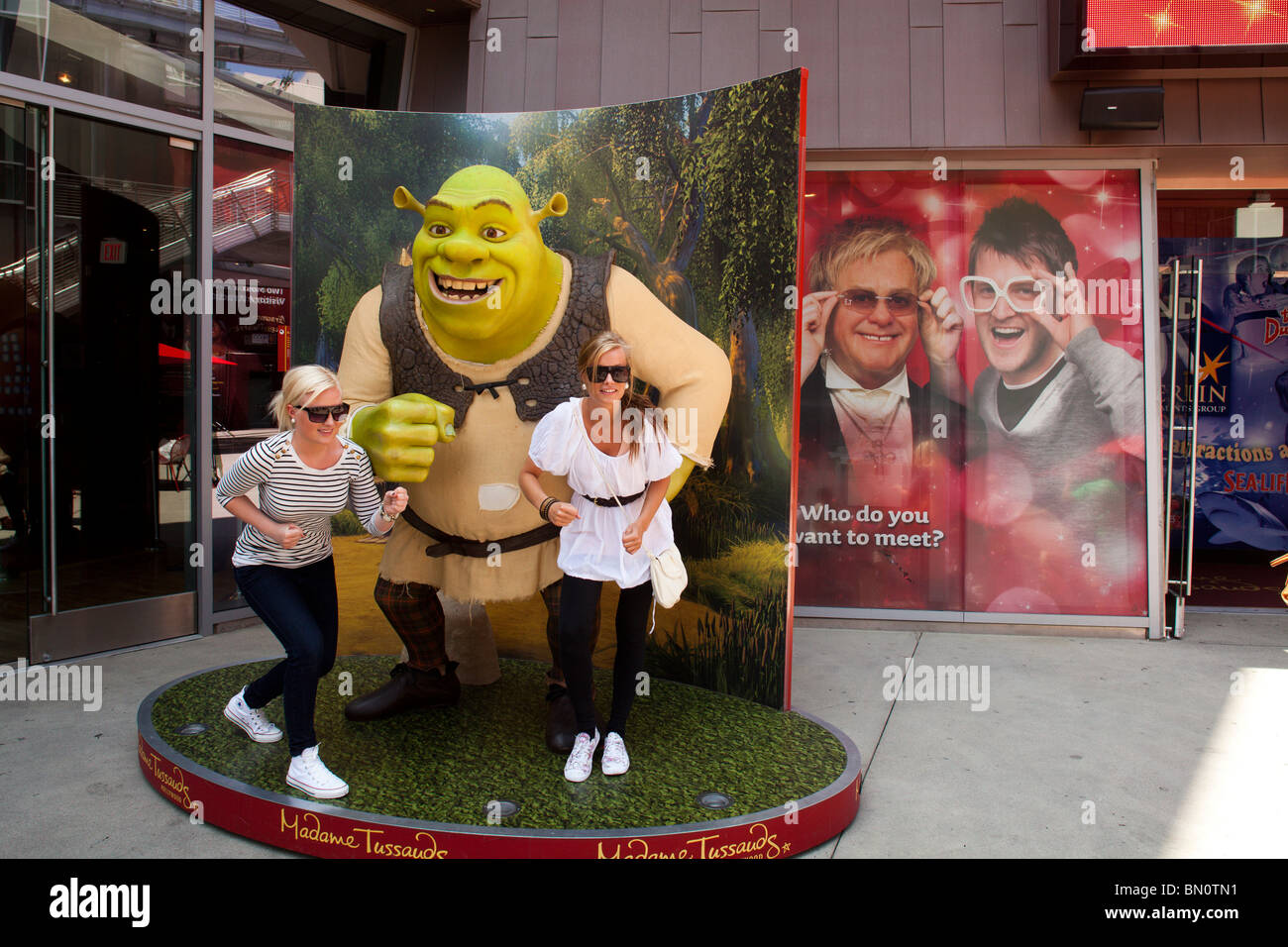 Posing with Shrek at Madame Tussaud's Wax Museum, Hollywood, Los ...