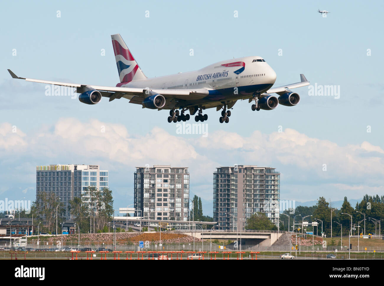 A British Airways Boeing 747-400 jet airliner on final approach for ...