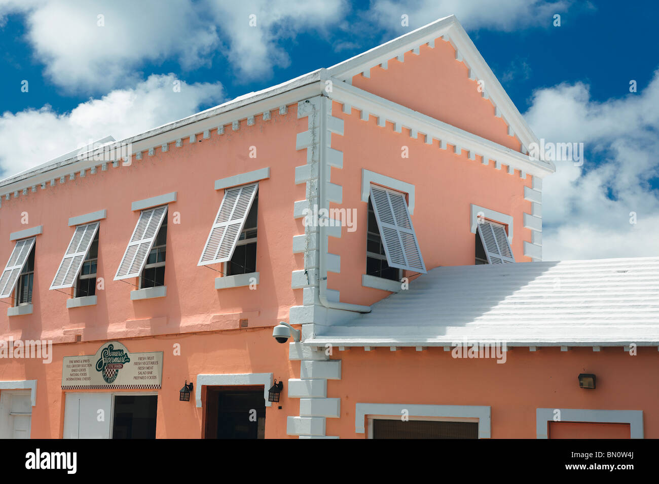 Supermart exterior hi-res stock photography and images - Alamy