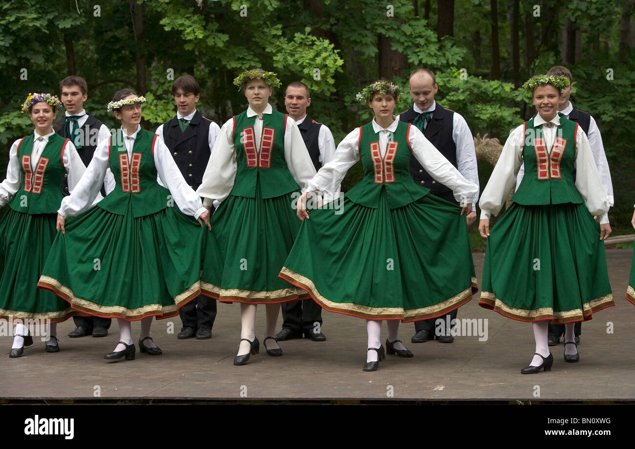 Latvia,Latvian folklore,Traditional costumes,sing,singing,dance,dancing ...