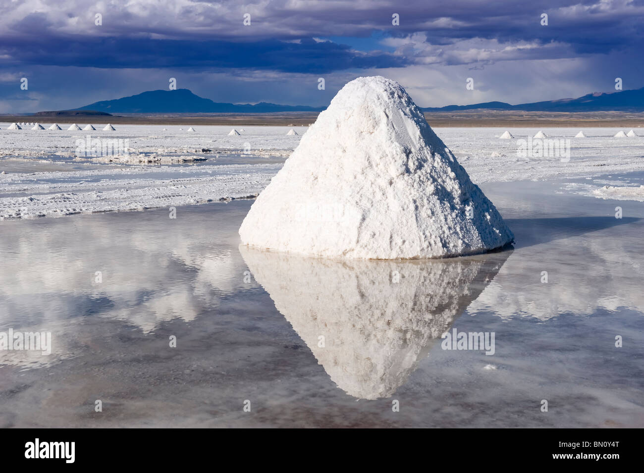 Salt cones, Salar de Uyuni, Potosi, Bolivia Stock Photo - Alamy