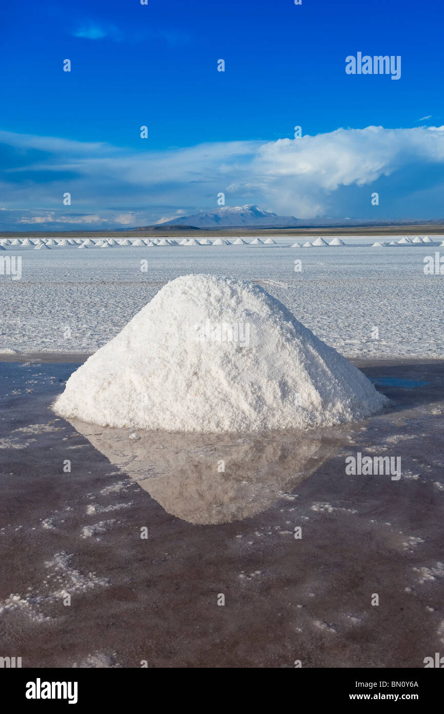 Salt cone, Salar de Uyuni, Potosi, Bolivia Stock Photo - Alamy
