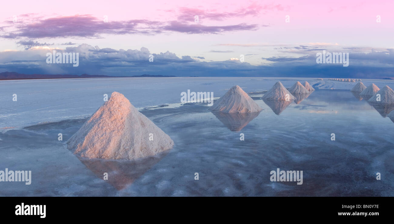 Salt cones, Salar de Uyuni, Potosi, Bolivia Stock Photo - Alamy