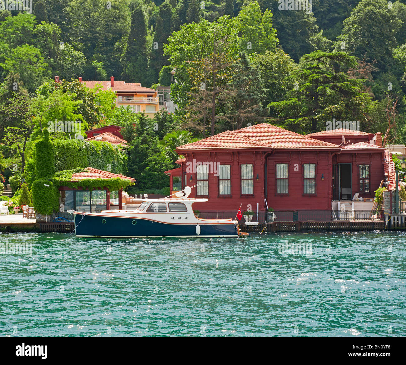 Villa edge hi-res stock photography and images - Alamy