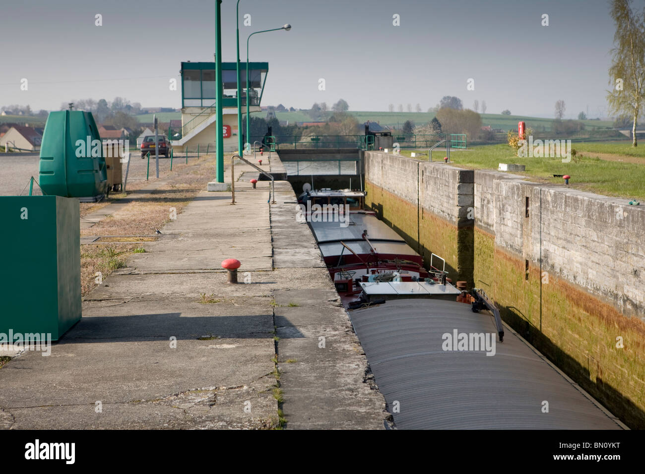 Operational lock hi-res stock photography and images - Alamy