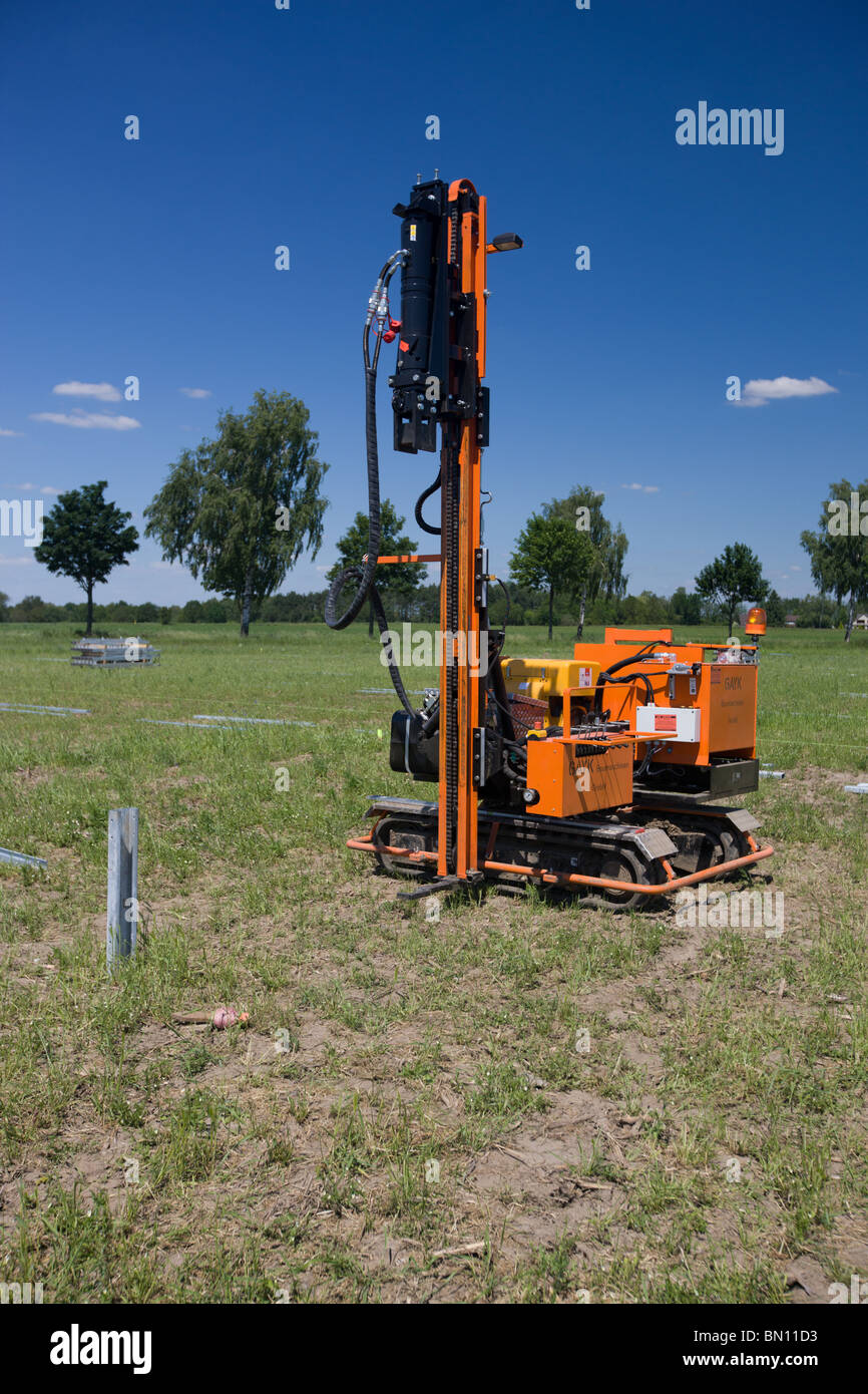 hydraulic piledriver machine used for setting up aluminium profiles for ...