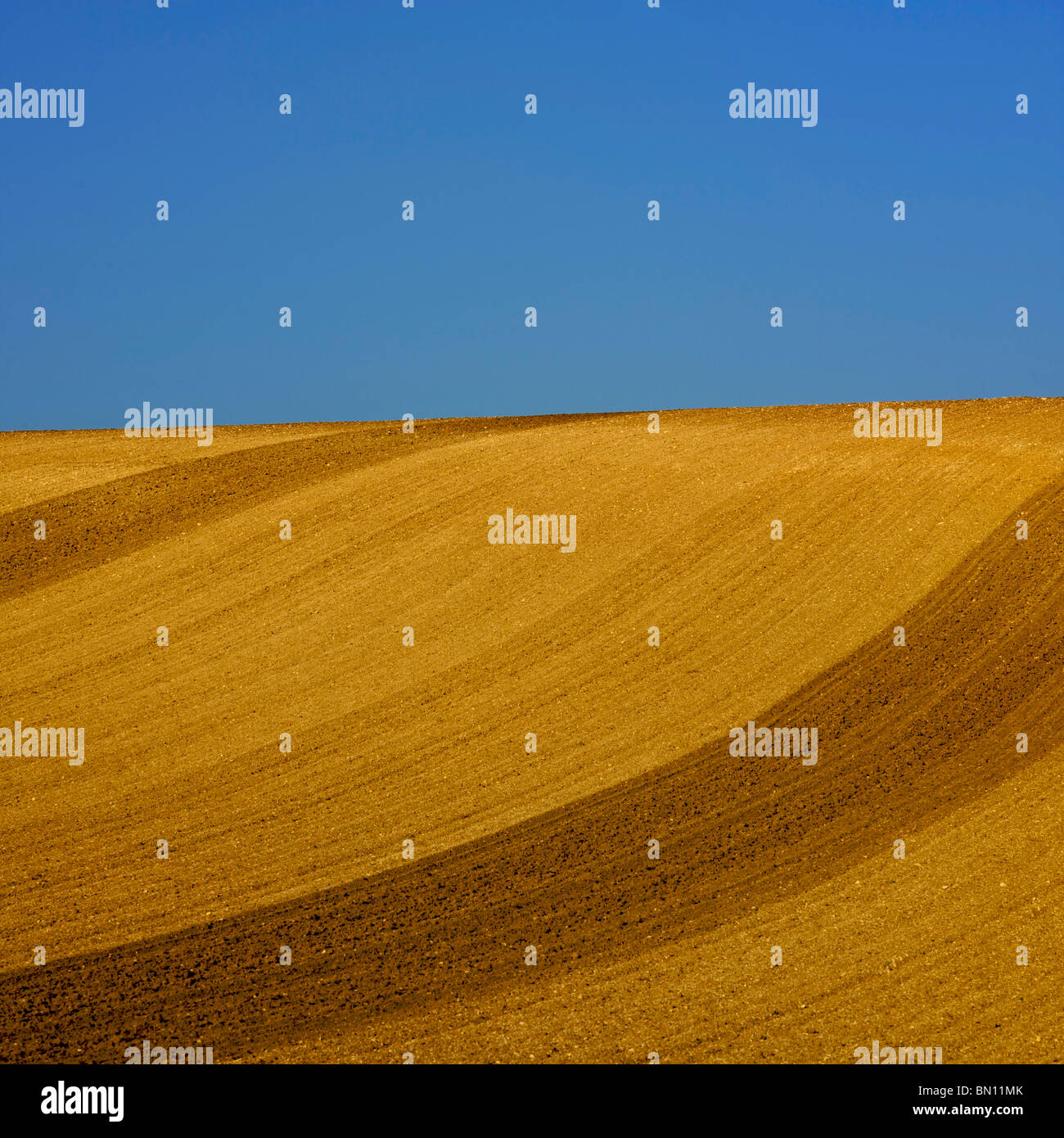 Horizon blue sky hi-res stock photography and images - Alamy