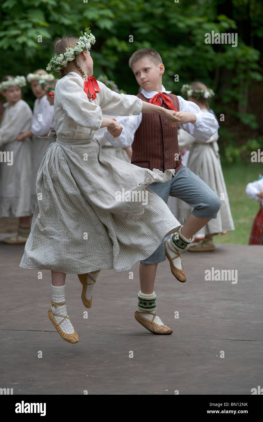 Latvia,Latvian folklore,Traditional costumes,sing,singing,dance,dancing ...