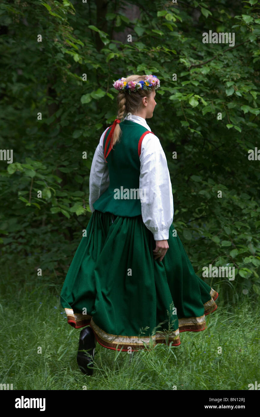 Latvia,Latvian folklore,Traditional costumes,sing,singing,dance,dancing ...