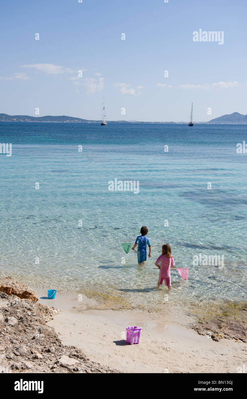 Children playing go fish hi-res stock photography and images - Alamy