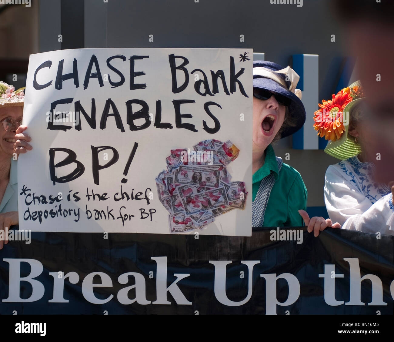 Chase bank protest hi-res stock photography and images - Alamy