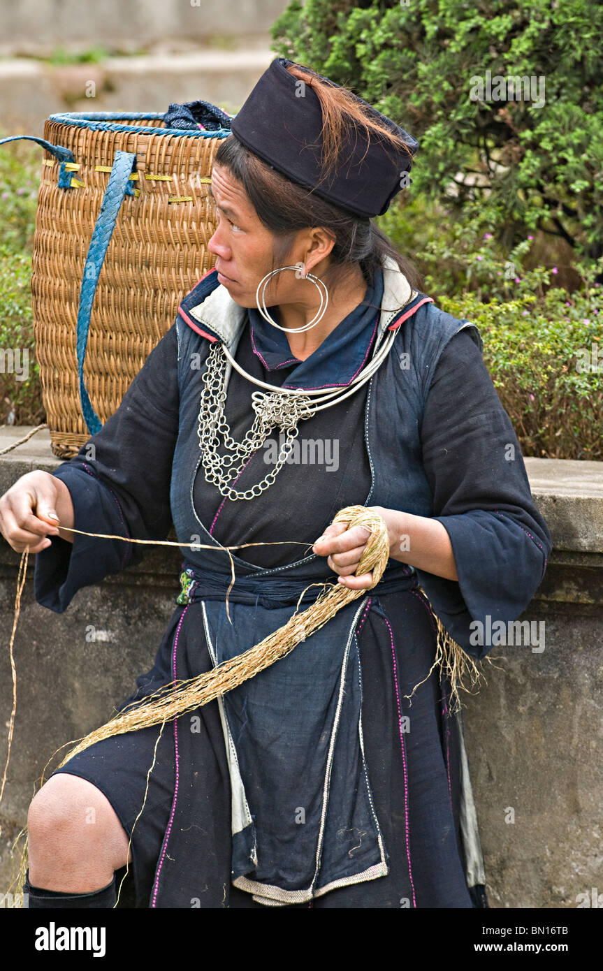 Old hmong woman in vietnam hi-res stock photography and images - Alamy
