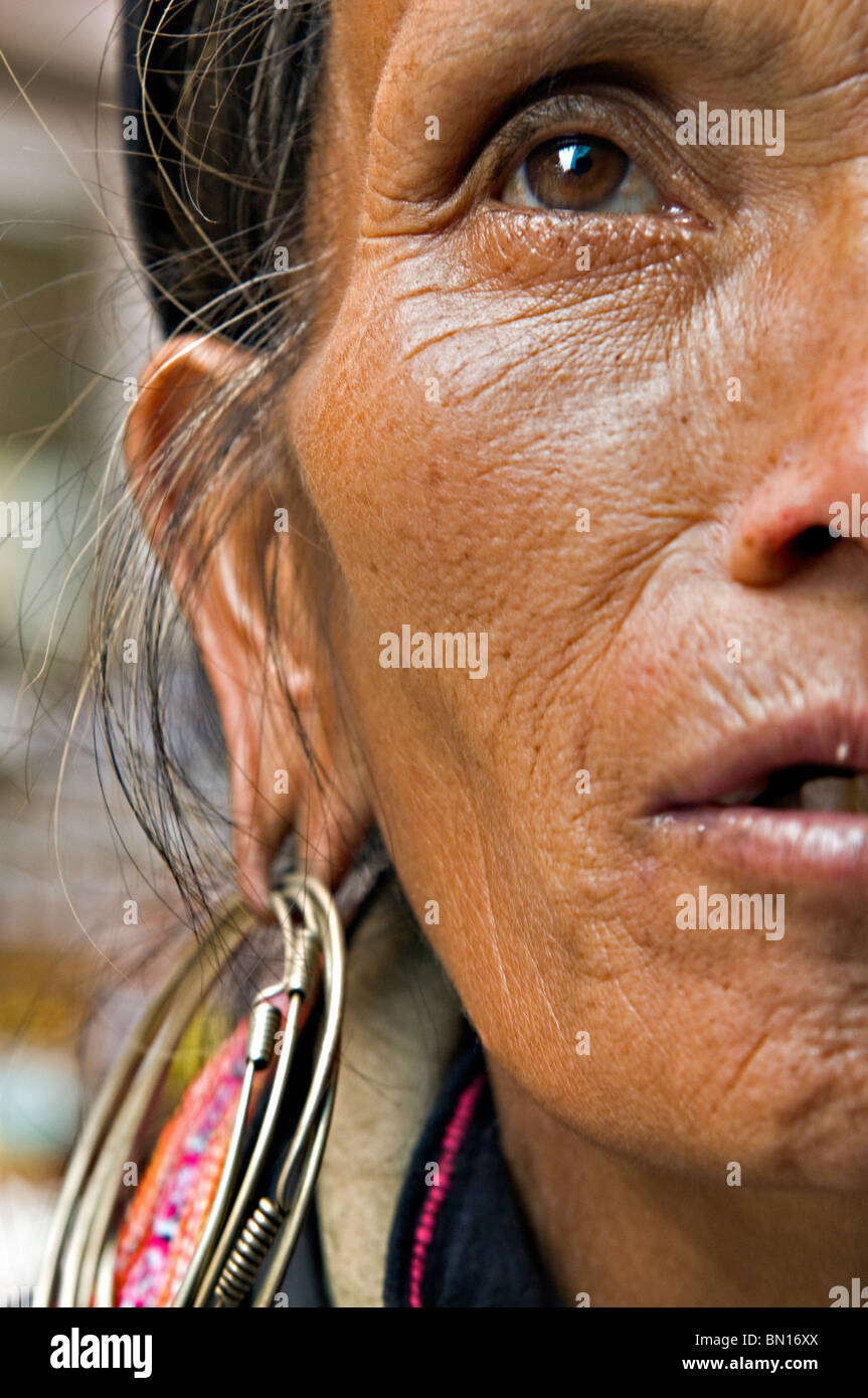 Old hmong lady hi-res stock photography and images - Alamy