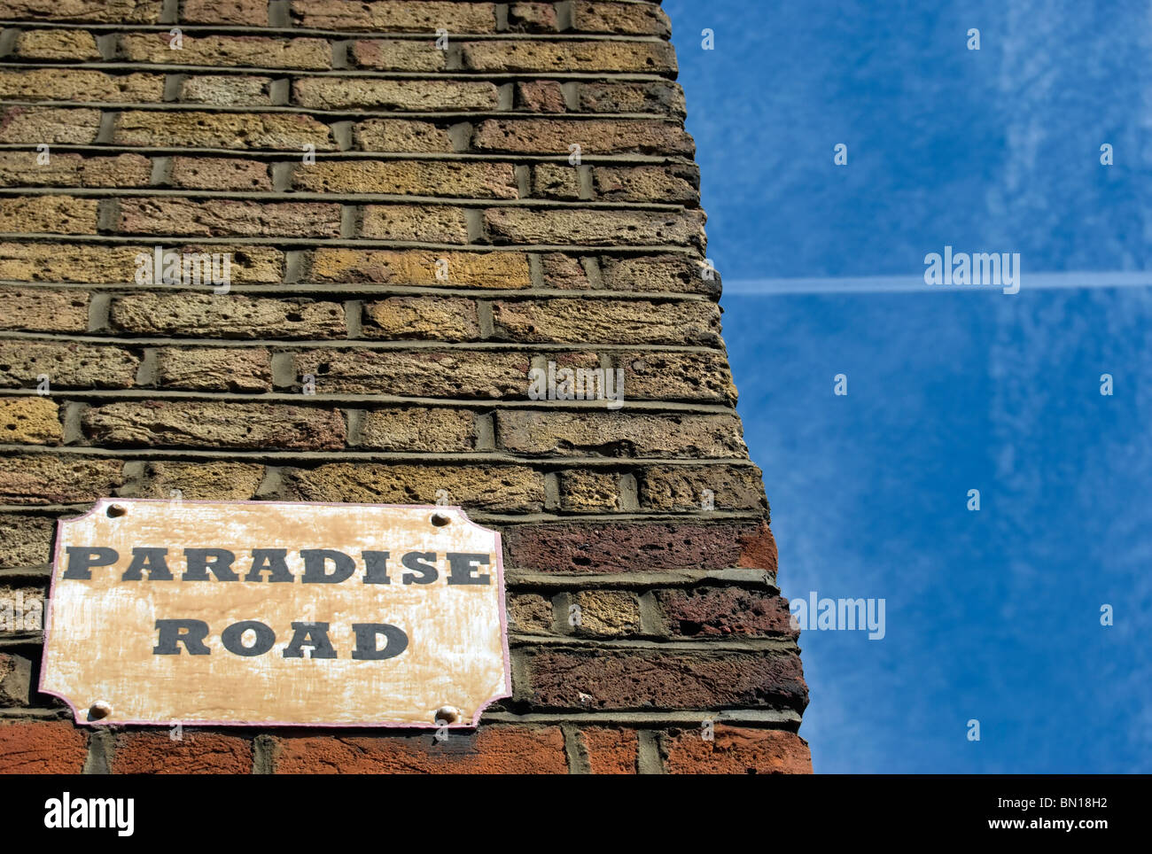 Paradise street sign hi-res stock photography and images - Alamy