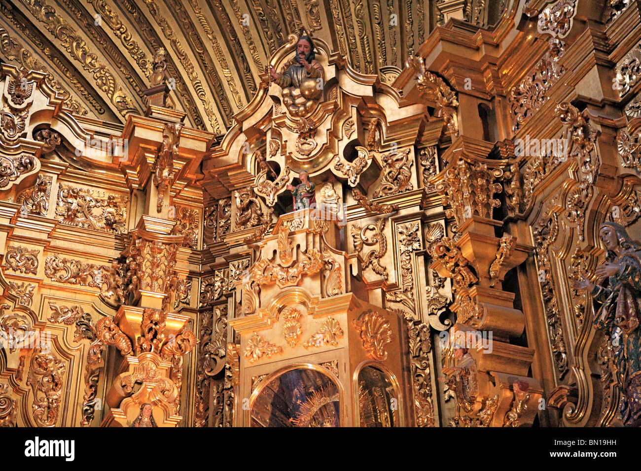 Mexican church interior hi-res stock photography and images - Alamy