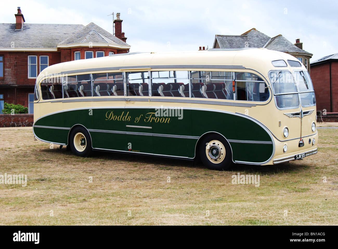 100 bus hi-res stock photography and images - Alamy