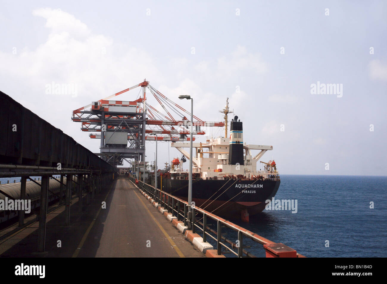 Coal wharf hi-res stock photography and images - Alamy