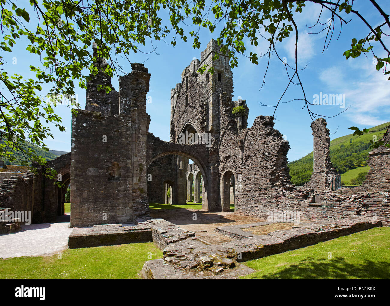 Llanthony priory hi-res stock photography and images - Alamy