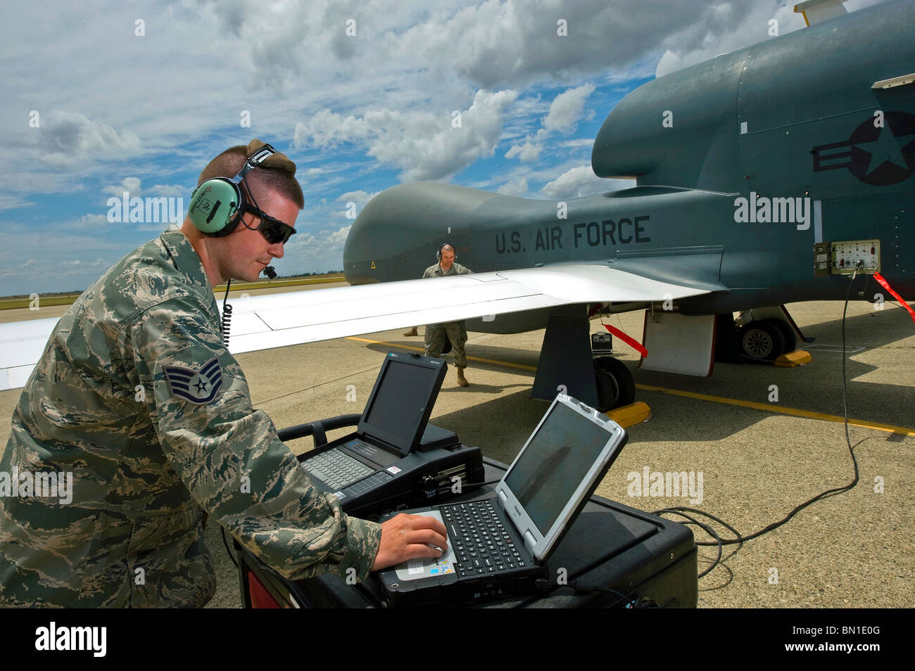 Rq 4 global hawk hi-res stock photography and images - Alamy