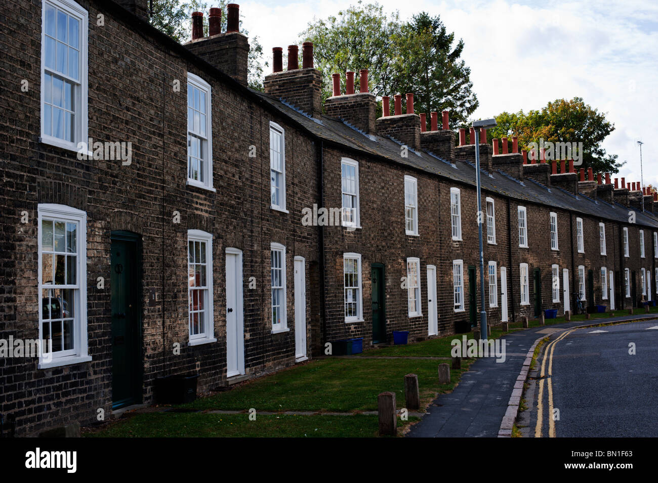 Row housing hi-res stock photography and images - Alamy