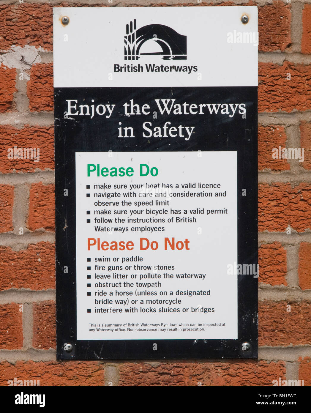British waterways sign hi-res stock photography and images - Alamy