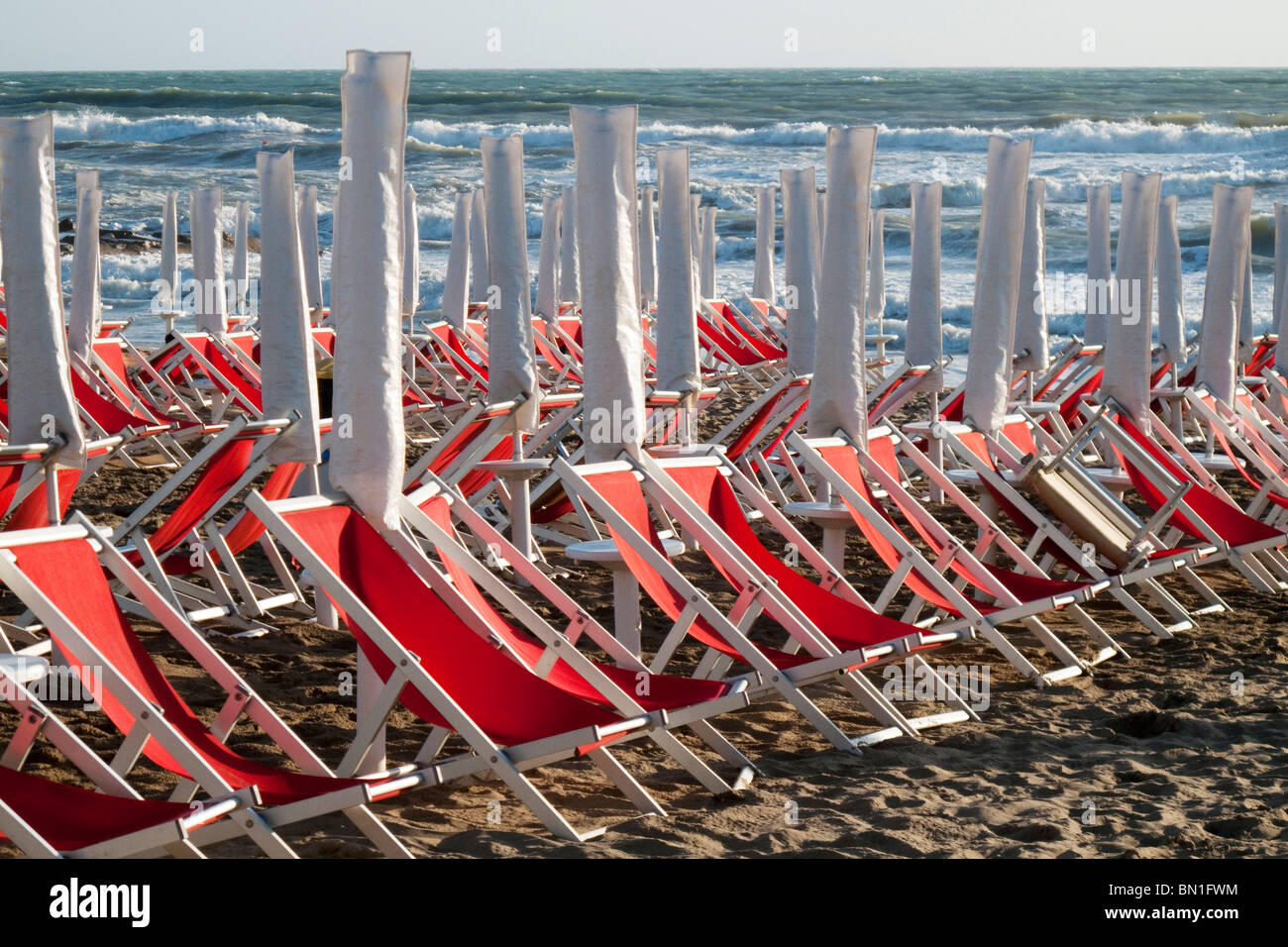 Tirrenia beach hi-res stock photography and images - Alamy